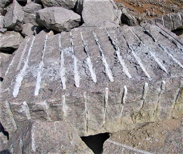 Cracking King - Safe Stone Breaking without Explosives